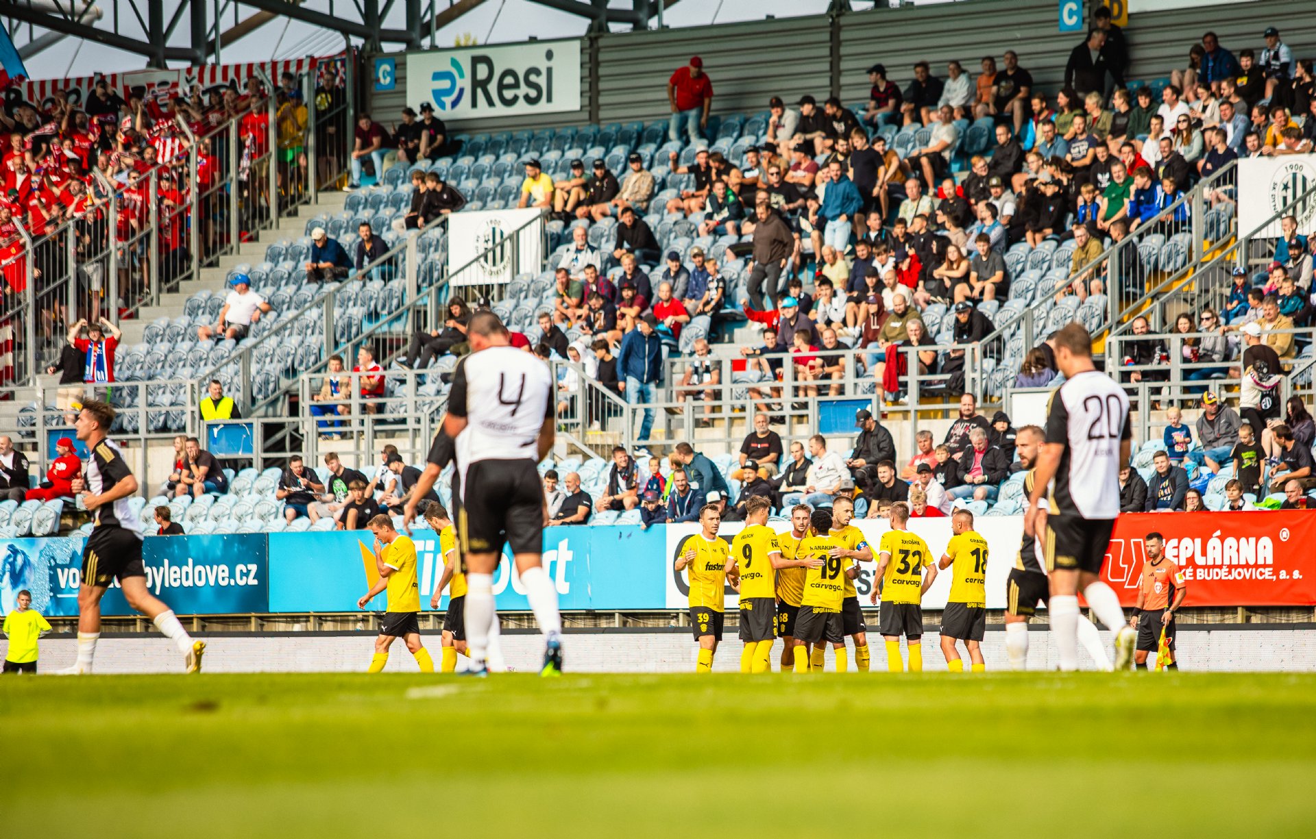 Gólové hlavičky Hofmanna a Kronuse zajistily Zbrojovce na úvod sezóny ...